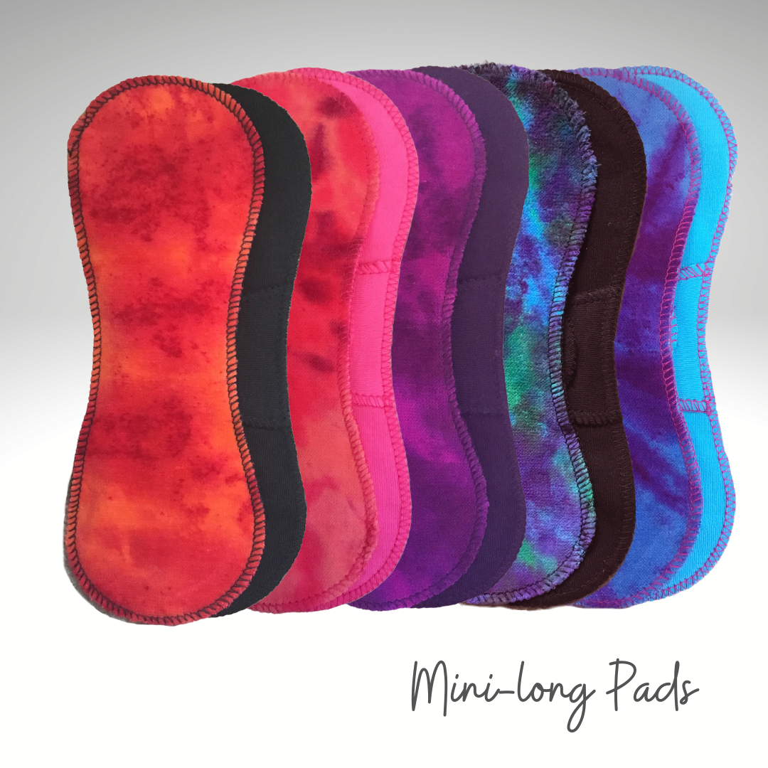 Pile of 7 Mini pads &7& length& – Honour Your Flow